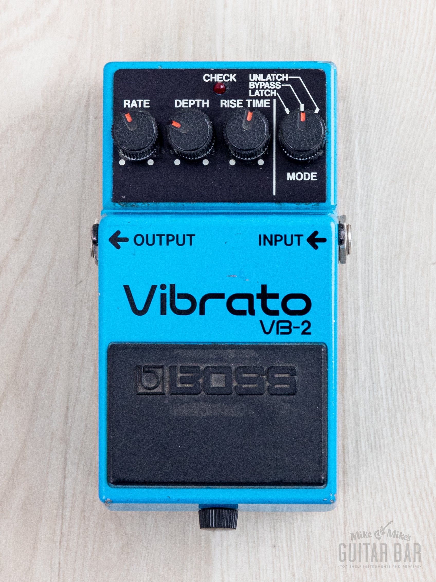 1983 Boss VB-2 Vibrato Vintage Guitar Effects Pedal, Black Label Japan